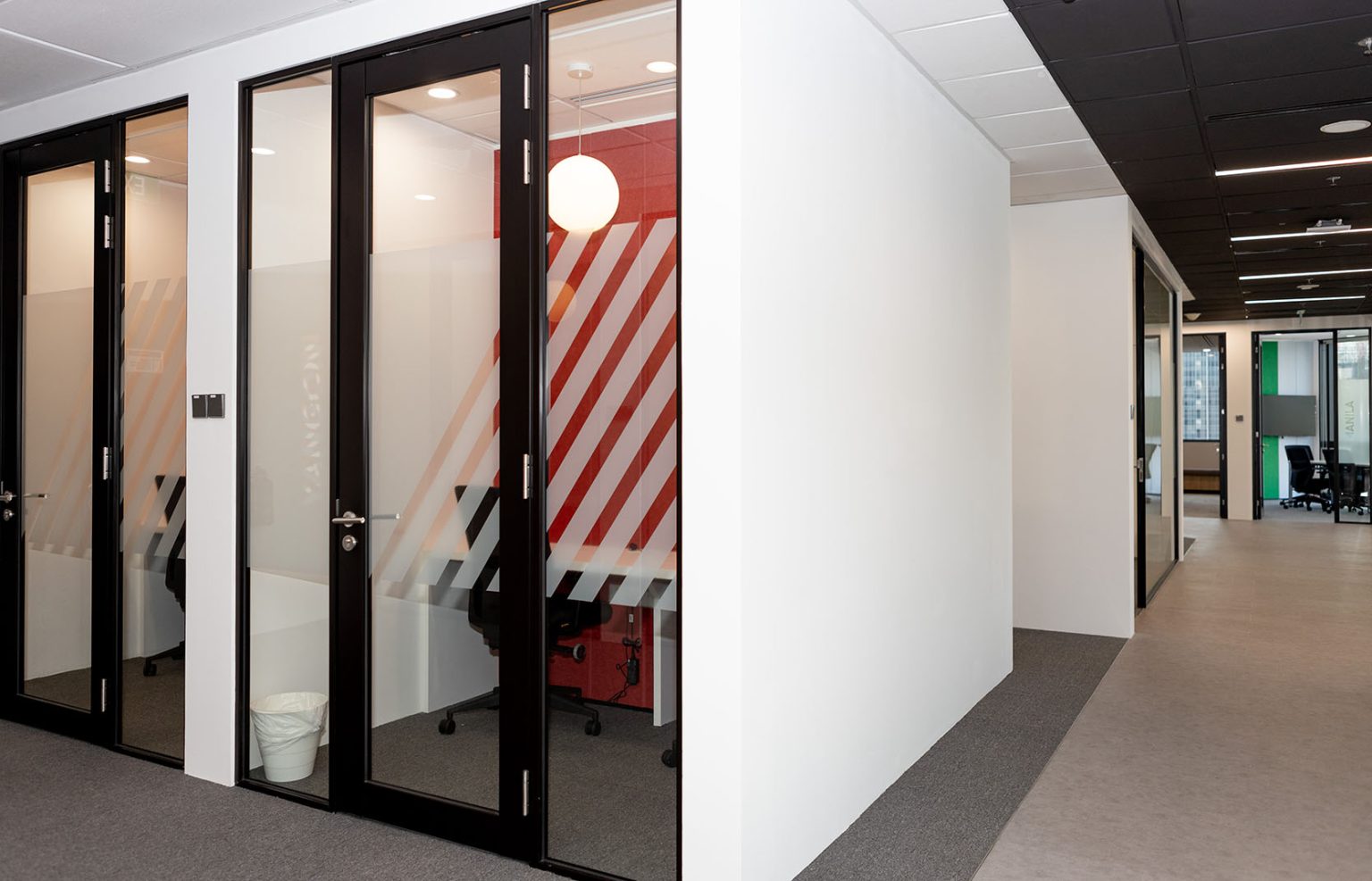 A Guide to Office Interior Design for Collaborative Workspaces - SPACElogic