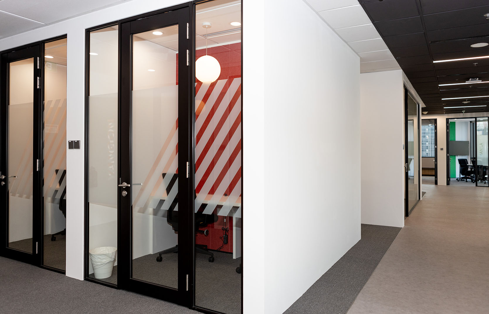 A Guide to Office Interior Design for Collaborative Workspaces - SPACElogic